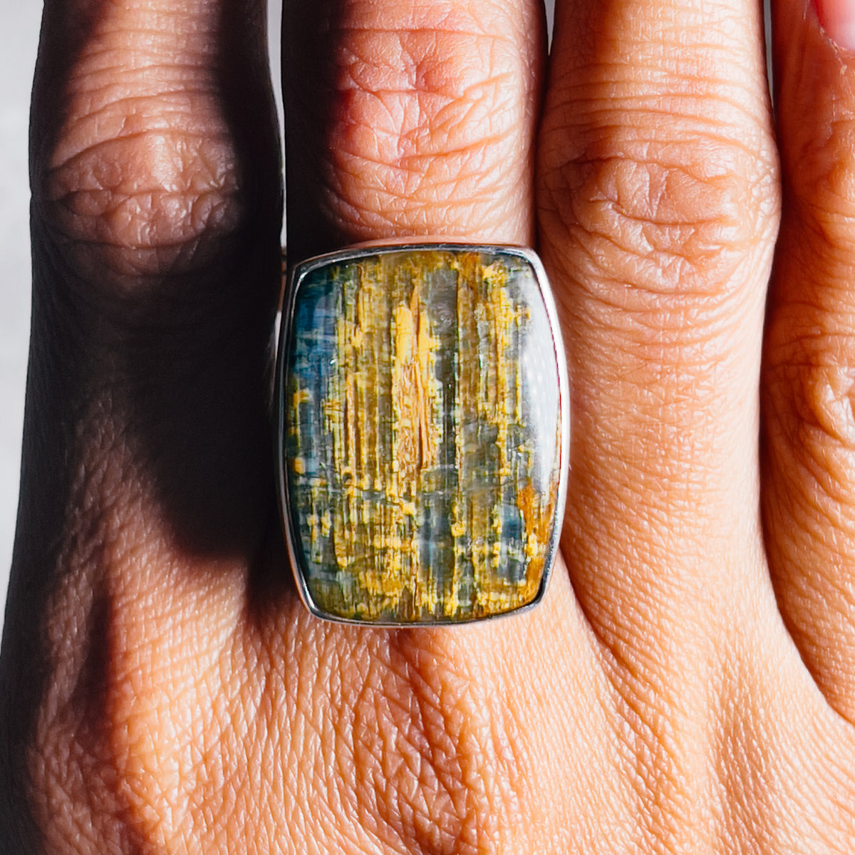 Embracing the Mystical Powers of Nellite Rings in Healing Rituals ...